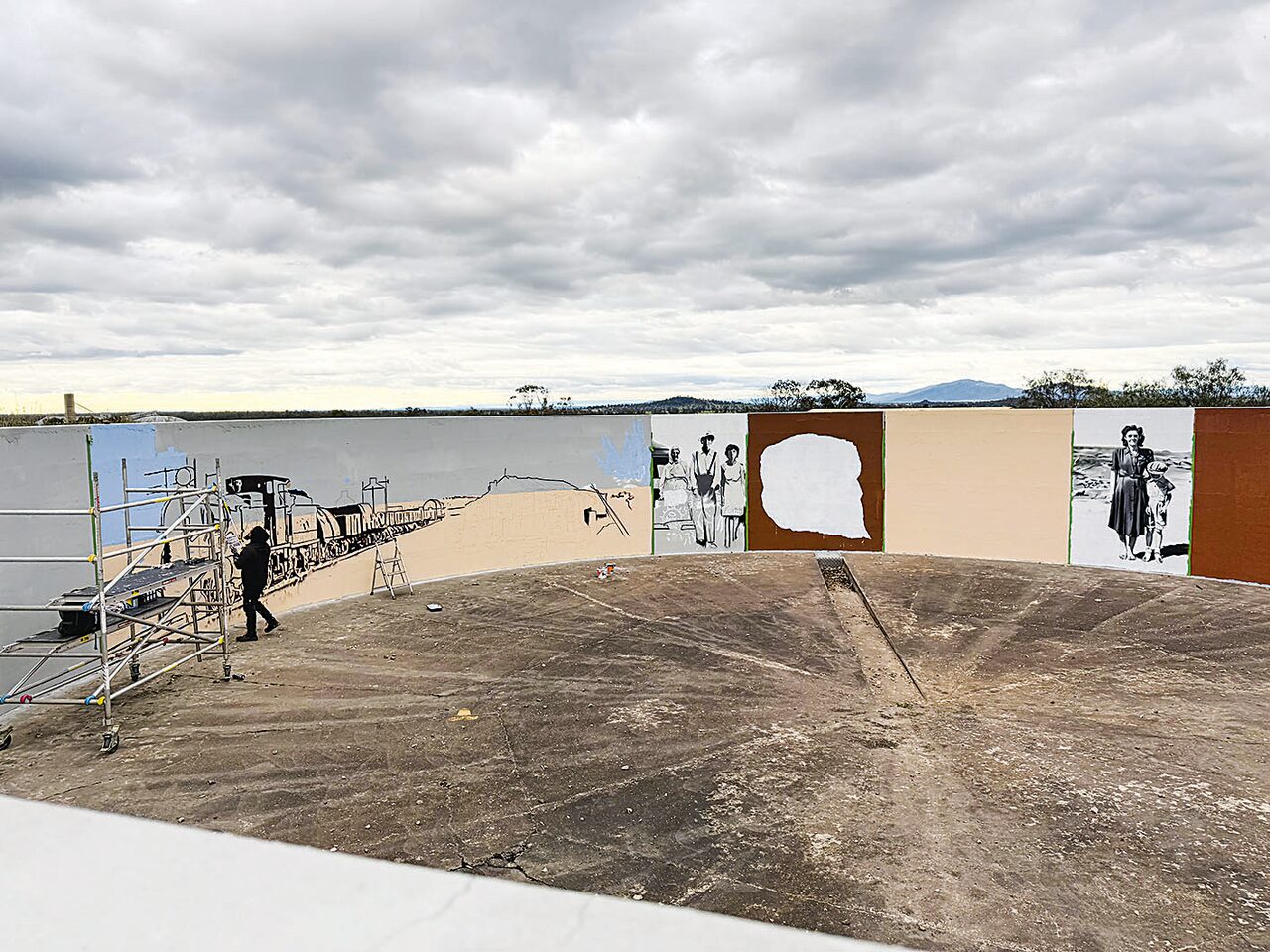 Mural artist Heesco at Gunnedah High School - Gunnedah Times