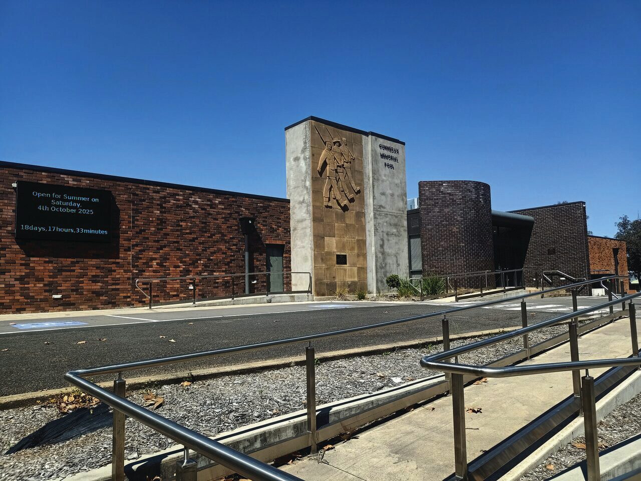 Gunnedah Shire Council responds to club conflict over pool use, lane ...