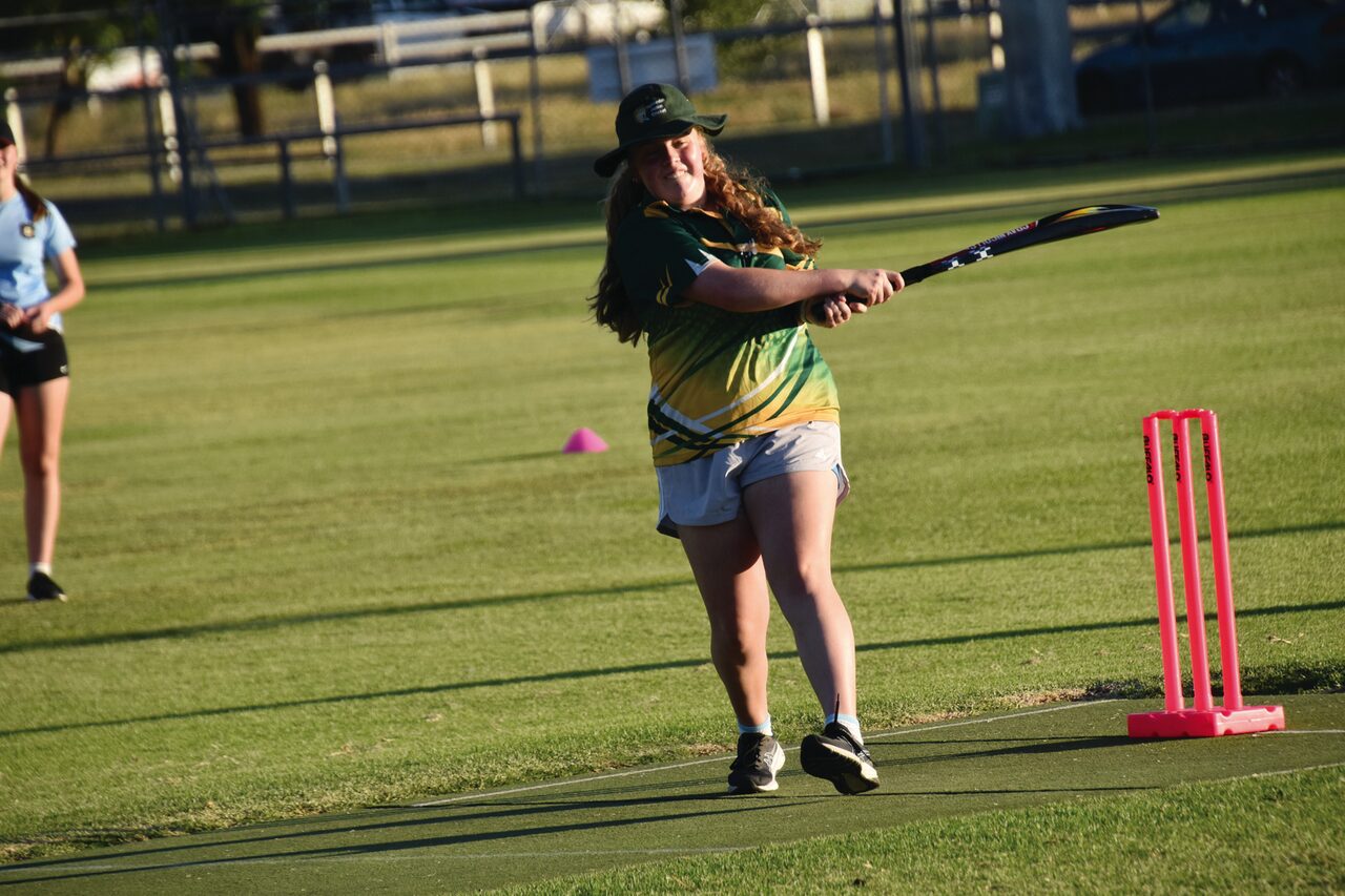 Women's cricket a smash hit in the twilight - Gunnedah Times