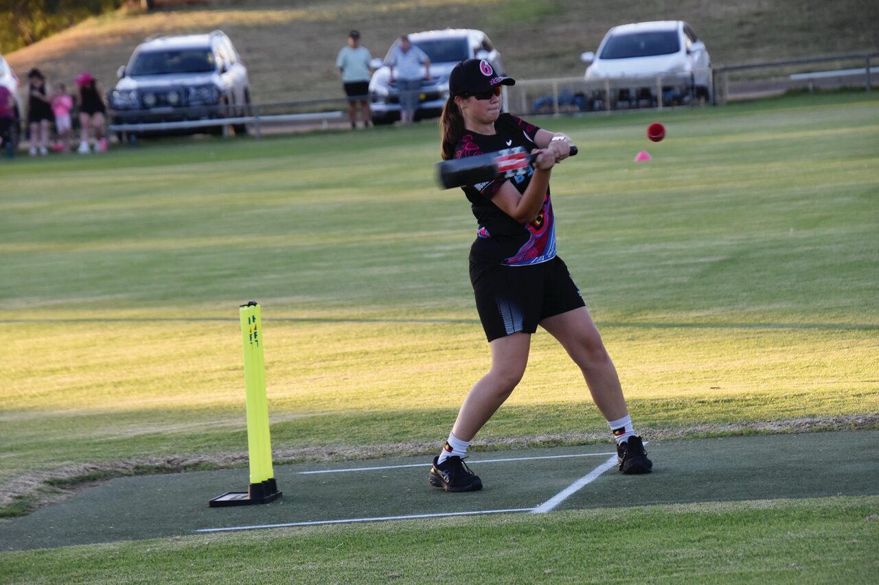 Women's cricket a smash hit in the twilight - Gunnedah Times